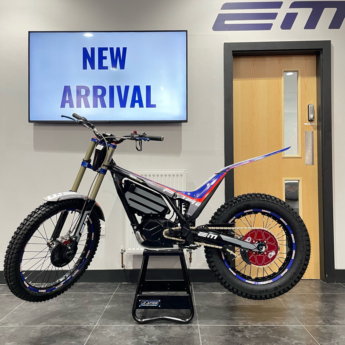 2022 EM RACE 1.8kWh – Inch Perfect Trials